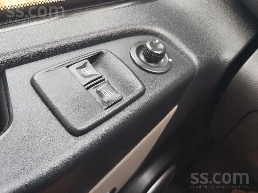 Balts Renault Trafic 2018 Rīga, ar dzinēja tilpumu 1.60 L un nobraukumu 253 tūkst. km par 8600 €, foto 26 vietnē AUTOMOTO.COM.LV