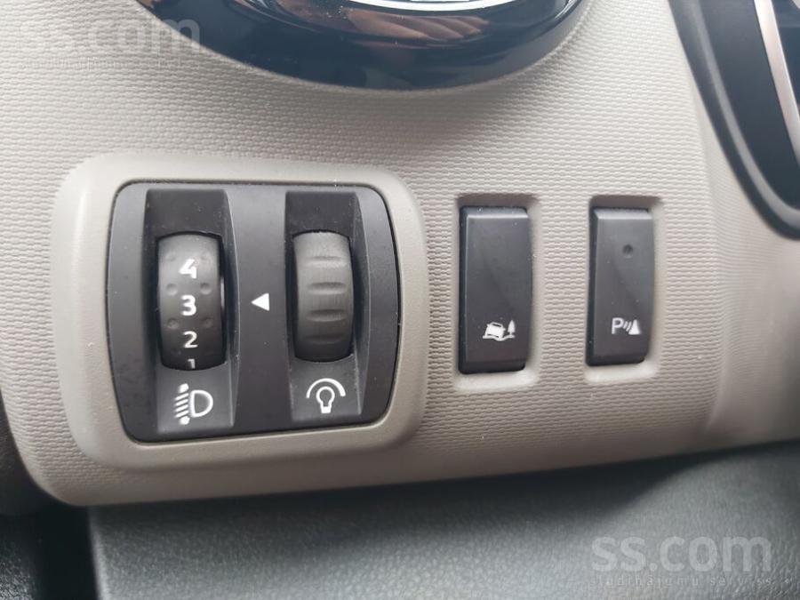 Balts Renault Trafic 2018 Rīga, ar dzinēja tilpumu 1.60 L un nobraukumu 253 tūkst. km par 8600 €, foto 28 vietnē AUTOMOTO.COM.LV