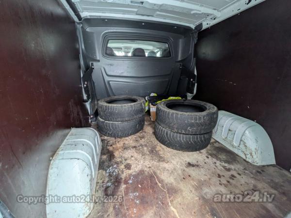 Balts Renault Trafic 2019 Tallina, ar dzinēja tilpumu 1.60 L un nobraukumu 160 tūkst. km par 15500 €, foto 11 vietnē AUTOMOTO.COM.LV