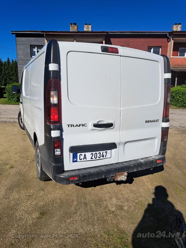 White Renault Trafic 2019 in Paide, with an engine capacity of 1.60 L and mileage of 238 thousand km for 9900 €, photo 4 on AUTOMOTO.COM.LV