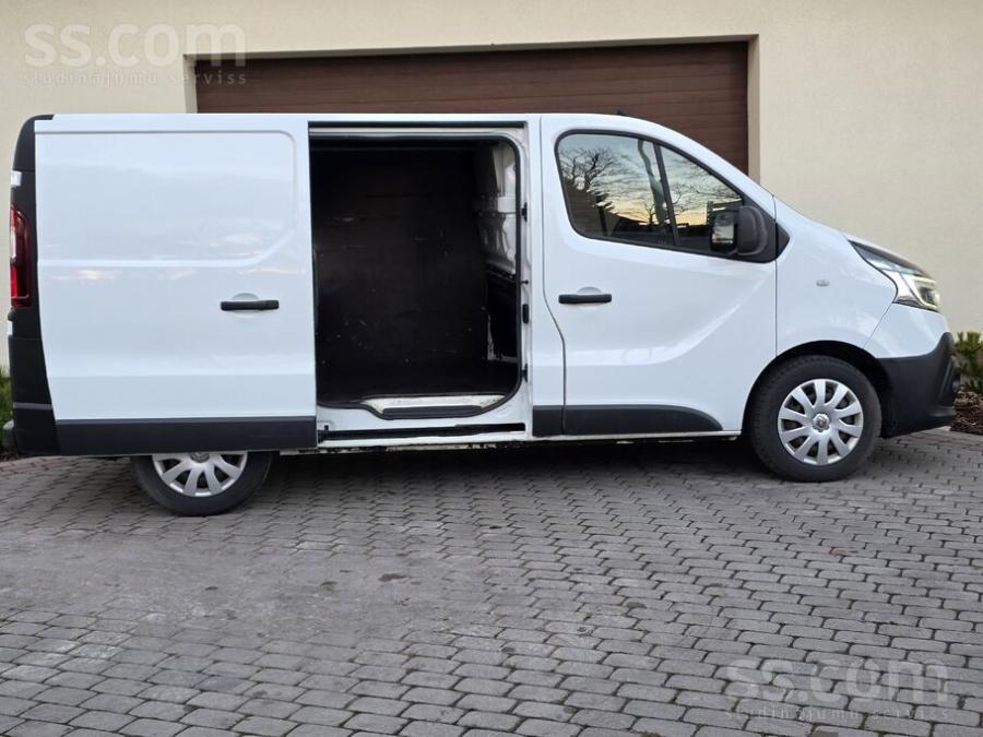 White Renault Trafic 2021 in Riga, with an engine capacity of 2.00 L and mileage of 108 thousand km for 13995 €, photo 6 on AUTOMOTO.COM.LV
