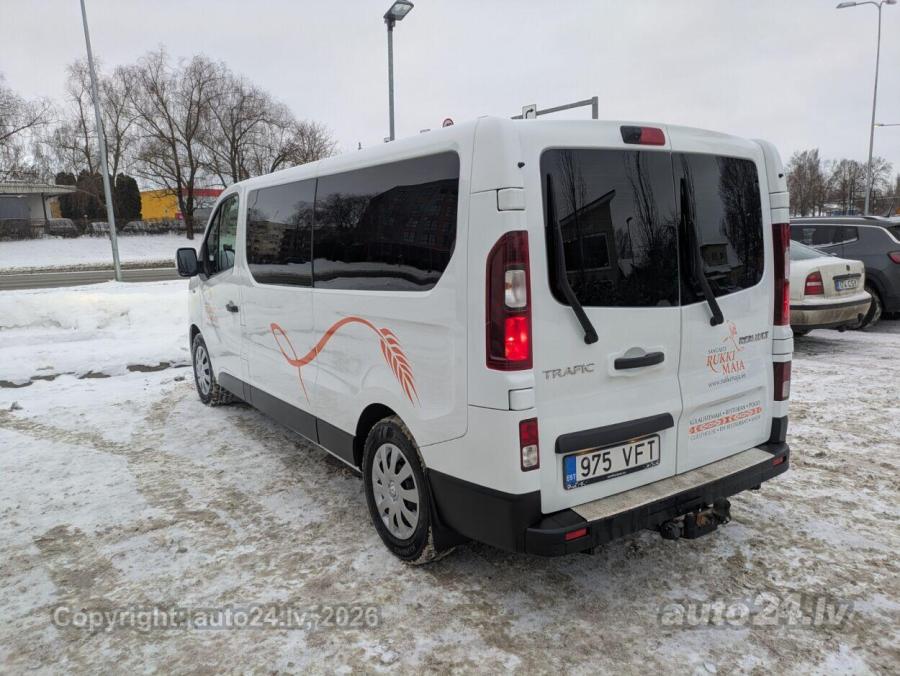 White Renault Trafic 2021 in Tallinn, with an engine capacity of 2.00 L and mileage of 144 thousand km for 25990 €, photo 5 on AUTOMOTO.COM.LV