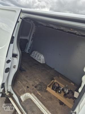 White Renault Trafic 2016 in Kaunas, with an engine capacity of 1.60 L and mileage of 270 thousand km for 5950 €, photo 11 on AUTOMOTO.COM.LV