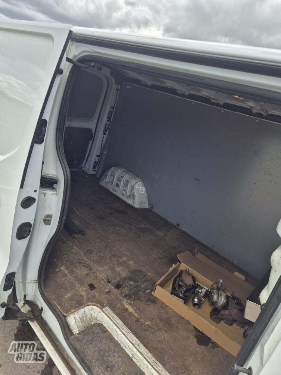 White Renault Trafic 2016 in Kaunas, with an engine capacity of 1.60 L and mileage of 270 thousand km for 5950 €, photo 11 on AUTOMOTO.COM.LV