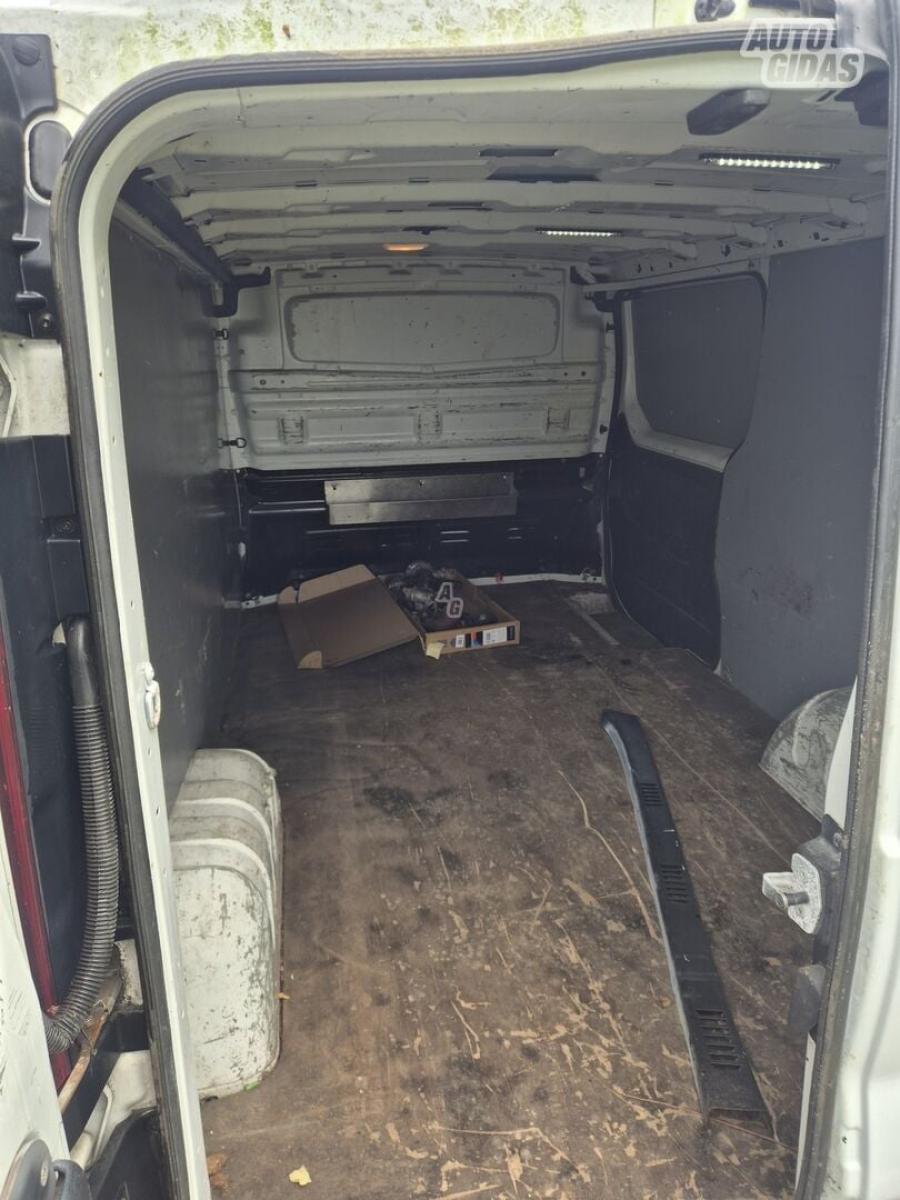 White Renault Trafic 2016 in Kaunas, with an engine capacity of 1.60 L and mileage of 270 thousand km for 5950 €, photo 12 on AUTOMOTO.COM.LV