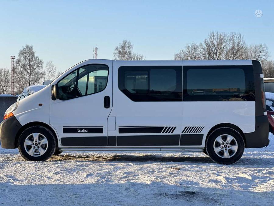 Yellow Renault Trafic 2006 in Siauliai, with an engine capacity of 2.00 L and mileage of 258 thousand km for 5200 €, photo 4 on AUTOMOTO.COM.LV