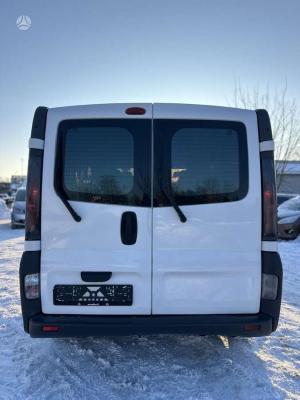 Yellow Renault Trafic 2006 in Siauliai, with an engine capacity of 2.00 L and mileage of 258 thousand km for 5200 €, photo 6 on AUTOMOTO.COM.LV