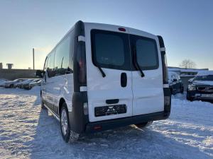 Yellow Renault Trafic 2006 in Siauliai, with an engine capacity of 2.00 L and mileage of 258 thousand km for 5200 €, photo 7 on AUTOMOTO.COM.LV