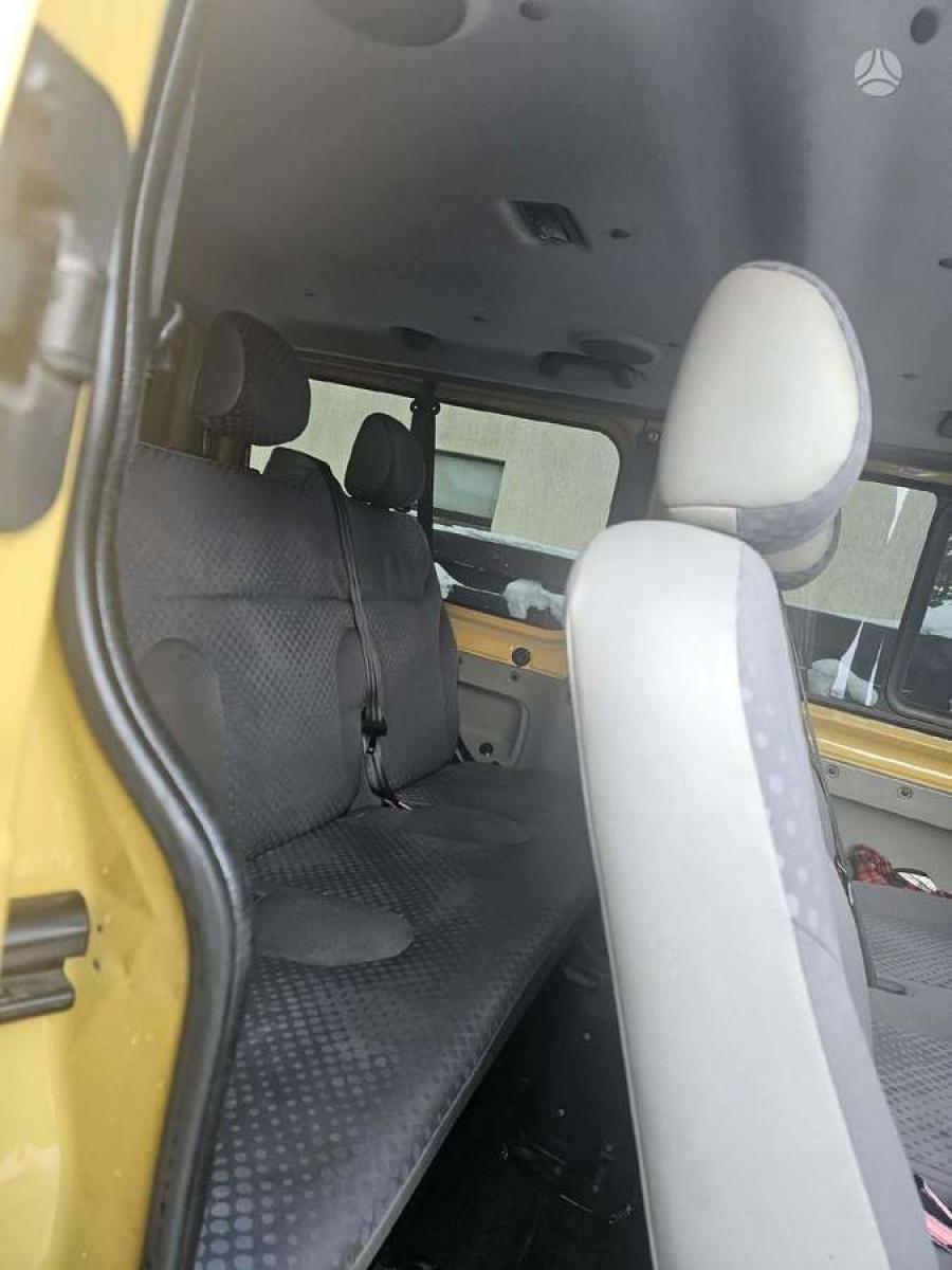 Yellow Renault Trafic 2007 in Klaipeda, with an engine capacity of 2.50 L and mileage of 334 thousand km for 5000 €, photo 3 on AUTOMOTO.COM.LV