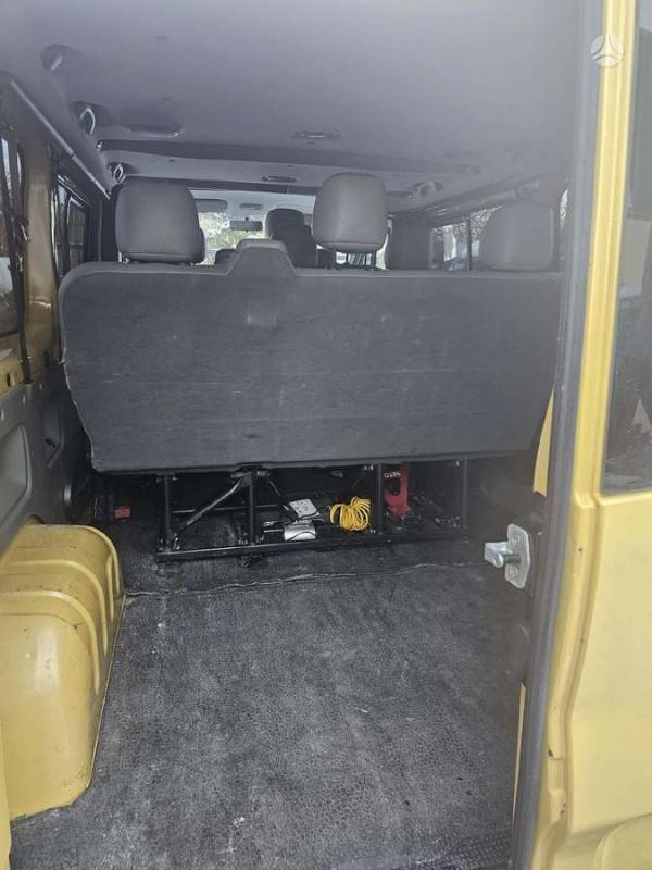Dzeltens Renault Trafic 2007 Klaipėda, ar dzinēja tilpumu 2.50 L un nobraukumu 334 tūkst. km par 5000 €, foto 10 vietnē AUTOMOTO.COM.LV