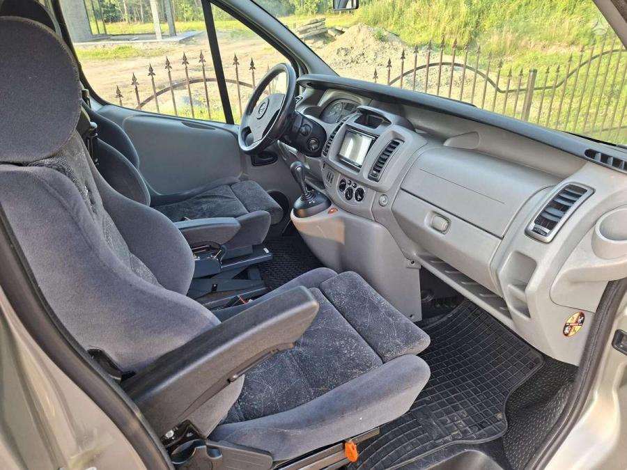 Yellow Renault Trafic 2010 in Silute, with an engine capacity of 2.00 L and mileage of 249 thousand km for 6300 €, photo 7 on AUTOMOTO.COM.LV
