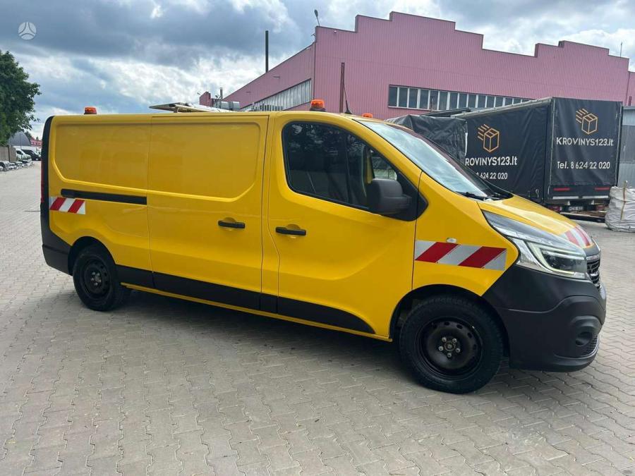 Yellow Renault Trafic 2022 in Kaunas, with an engine capacity of 2.00 L and mileage of 330 thousand km for 7800 €, photo 1 on AUTOMOTO.COM.LV