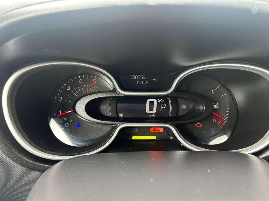 Yellow Renault Trafic 2022 in Kaunas, with an engine capacity of 2.00 L and mileage of 330 thousand km for 7800 €, photo 12 on AUTOMOTO.COM.LV