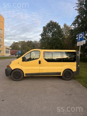 Yellow Renault Trafic 2002 in Kraslava, with an engine capacity of 1.90 L and mileage of 552 thousand km for 2100 €, photo 2 on AUTOMOTO.COM.LV