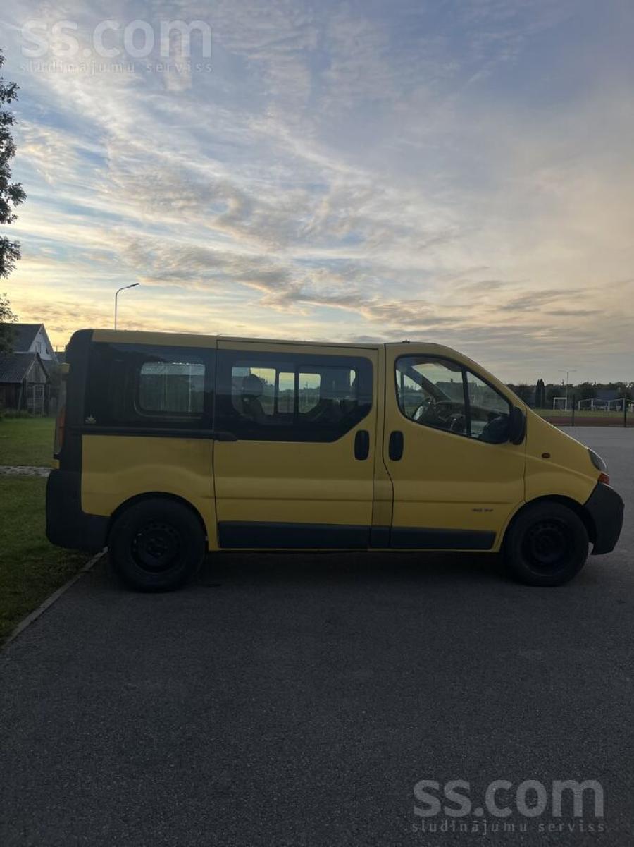 Yellow Renault Trafic 2002 in Kraslava, with an engine capacity of 1.90 L and mileage of 552 thousand km for 2100 €, photo 5 on AUTOMOTO.COM.LV