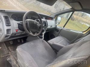Yellow Renault Trafic 2002 in Riga, with an engine capacity of 1.90 L and mileage of 400 thousand km for 2200 €, photo 4 on AUTOMOTO.COM.LV