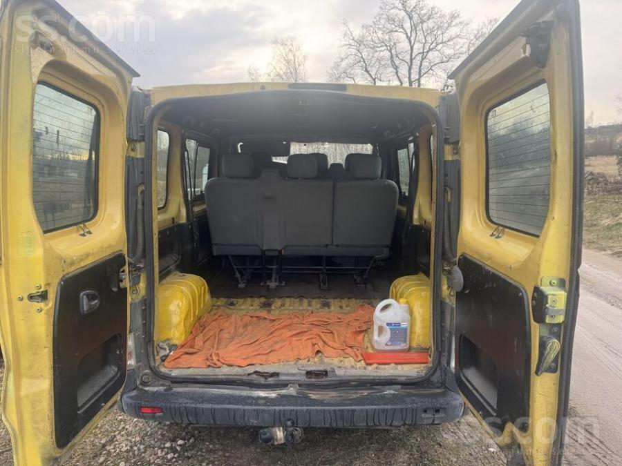 Yellow Renault Trafic 2002 in Riga, with an engine capacity of 1.90 L and mileage of 400 thousand km for 2200 €, photo 5 on AUTOMOTO.COM.LV