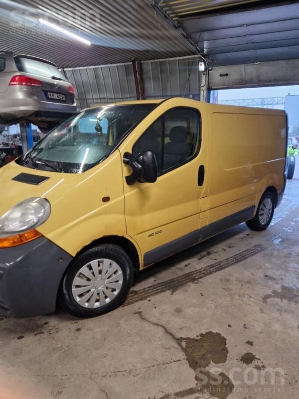 Yellow Renault Trafic 2004 in Saldus, with an engine capacity of 1.90 L and mileage of 495 thousand km for 1500 €, photo 1 on AUTOMOTO.COM.LV