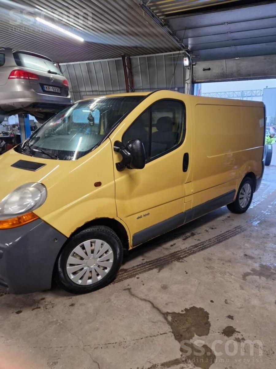 Yellow Renault Trafic 2004 in Saldus, with an engine capacity of 1.90 L and mileage of 495 thousand km for 1500 €, photo 1 on AUTOMOTO.COM.LV