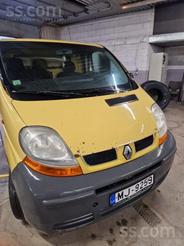 Yellow Renault Trafic 2004 in Saldus, with an engine capacity of 1.90 L and mileage of 495 thousand km for 1500 €, photo 2 on AUTOMOTO.COM.LV