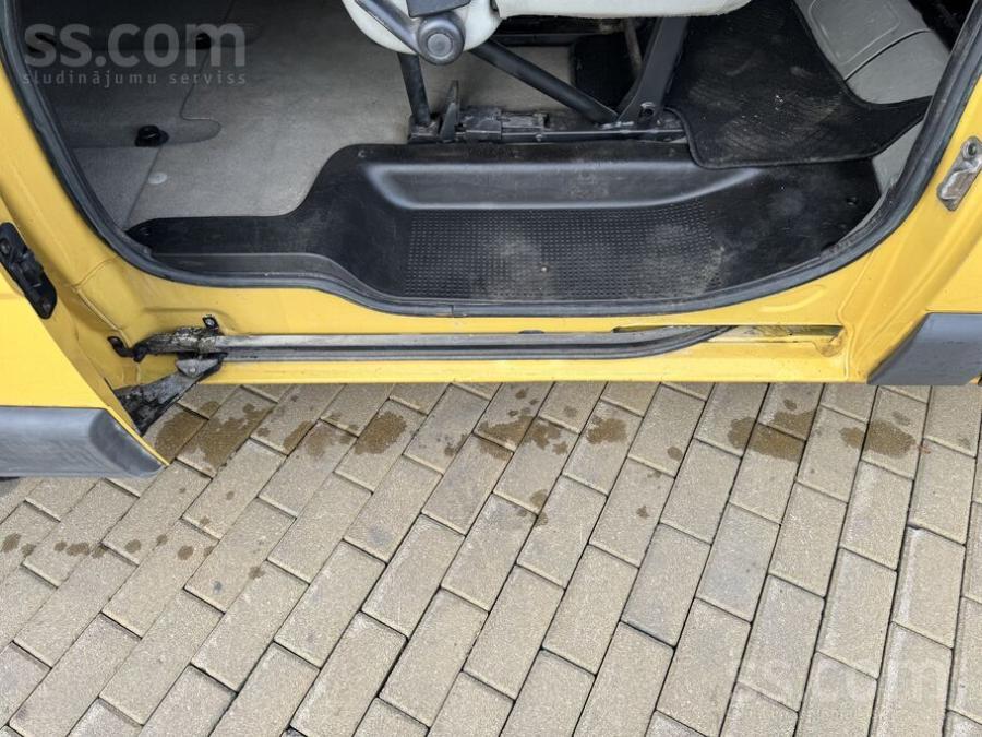 Dzeltens Renault Trafic 2004 Rēzekne, ar dzinēja tilpumu 1.90 L un nobraukumu 324 tūkst. km par 3350 €, foto 10 vietnē AUTOMOTO.COM.LV