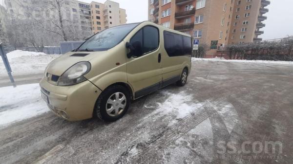 Yellow Renault Trafic 2005 in Riga, with an engine capacity of 1.90 L and mileage of 385 thousand km for 2800 €, photo 1 on AUTOMOTO.COM.LV
