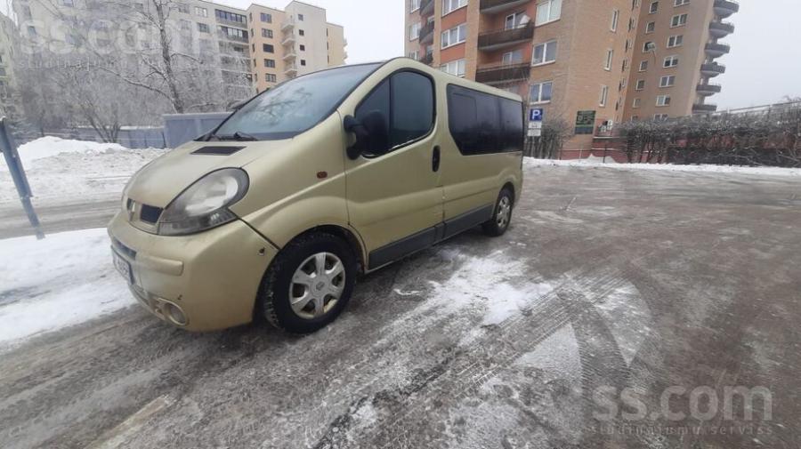 Yellow Renault Trafic 2005 in Riga, with an engine capacity of 1.90 L and mileage of 385 thousand km for 2800 €, photo 1 on AUTOMOTO.COM.LV