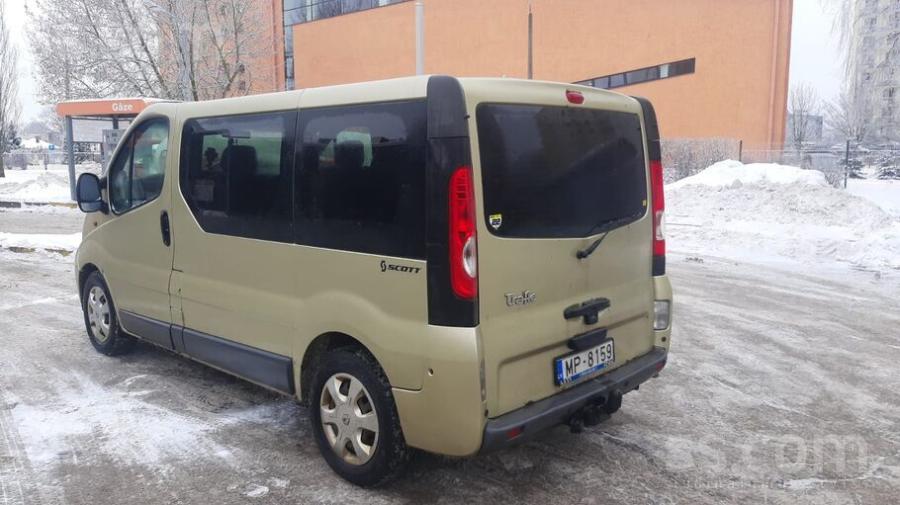 Yellow Renault Trafic 2005 in Riga, with an engine capacity of 1.90 L and mileage of 385 thousand km for 2800 €, photo 4 on AUTOMOTO.COM.LV