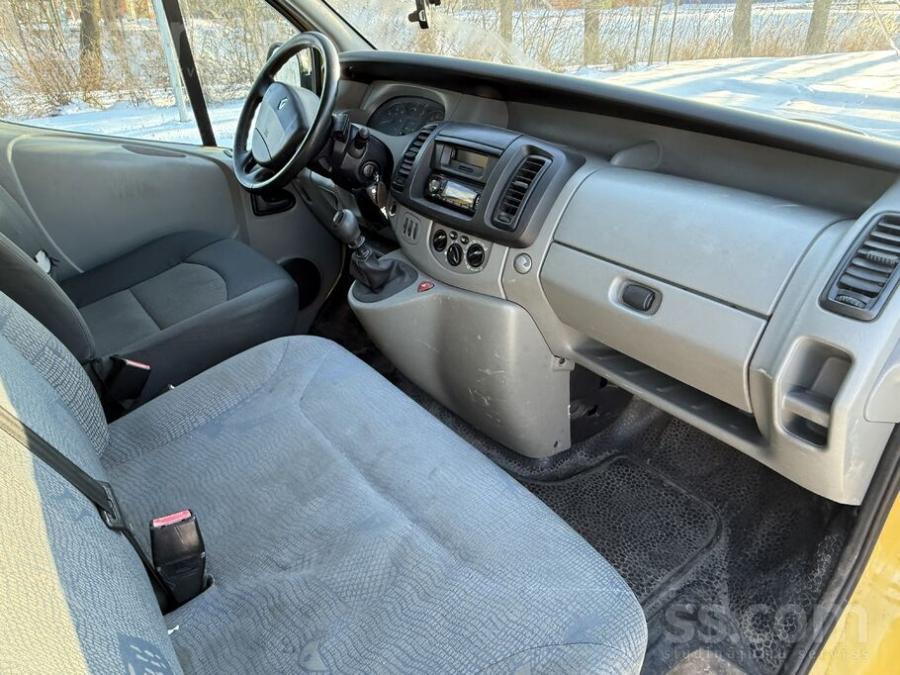 Dzeltens Renault Trafic 2005 Jelgava, ar dzinēja tilpumu 1.90 L un nobraukumu 413 tūkst. km par 3800 €, foto 13 vietnē AUTOMOTO.COM.LV