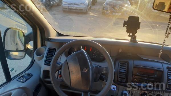 Yellow Renault Trafic 2005 in Riga, with an engine capacity of 1.90 L and mileage of 494 thousand km for 3700 €, photo 7 on AUTOMOTO.COM.LV