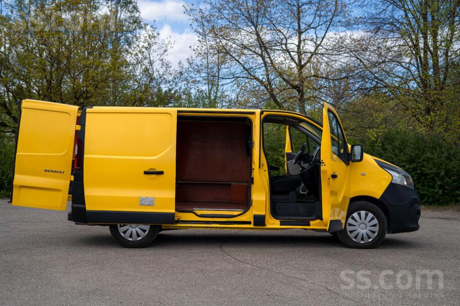 Yellow Renault Trafic 2017 in Tukums, with an engine capacity of 1.60 L and mileage of 211 thousand km for 8900 €, photo 10 on AUTOMOTO.COM.LV