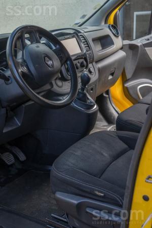 Yellow Renault Trafic 2017 in Tukums, with an engine capacity of 1.60 L and mileage of 211 thousand km for 8900 €, photo 12 on AUTOMOTO.COM.LV