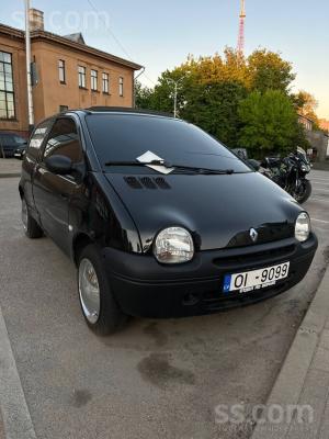 Melns Renault Twingo 2004 Daugavpils, ar dzinēja tilpumu 1.20 L un nobraukumu 0 tūkst. km par 2300 €, foto 3 vietnē AUTOMOTO.COM.LV