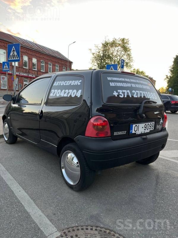 Melns Renault Twingo 2004 Daugavpils, ar dzinēja tilpumu 1.20 L un nobraukumu 0 tūkst. km par 2300 €, foto 3 vietnē AUTOMOTO.COM.LV