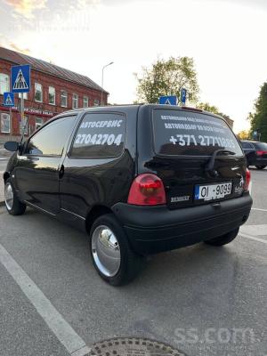 Melns Renault Twingo 2004 Daugavpils, ar dzinēja tilpumu 1.20 L un nobraukumu 0 tūkst. km par 2300 €, foto 4 vietnē AUTOMOTO.COM.LV