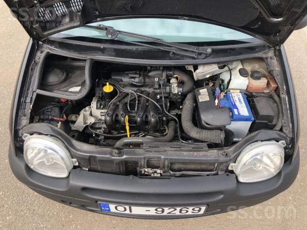 Melns Renault Twingo 2004 Daugavpils, ar dzinēja tilpumu 1.20 L un nobraukumu 0 tūkst. km par 2300 €, foto 9 vietnē AUTOMOTO.COM.LV