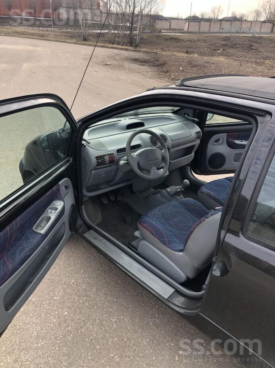 Melns Renault Twingo 2004 Daugavpils, ar dzinēja tilpumu 1.20 L un nobraukumu 0 tūkst. km par 2300 €, foto 13 vietnē AUTOMOTO.COM.LV