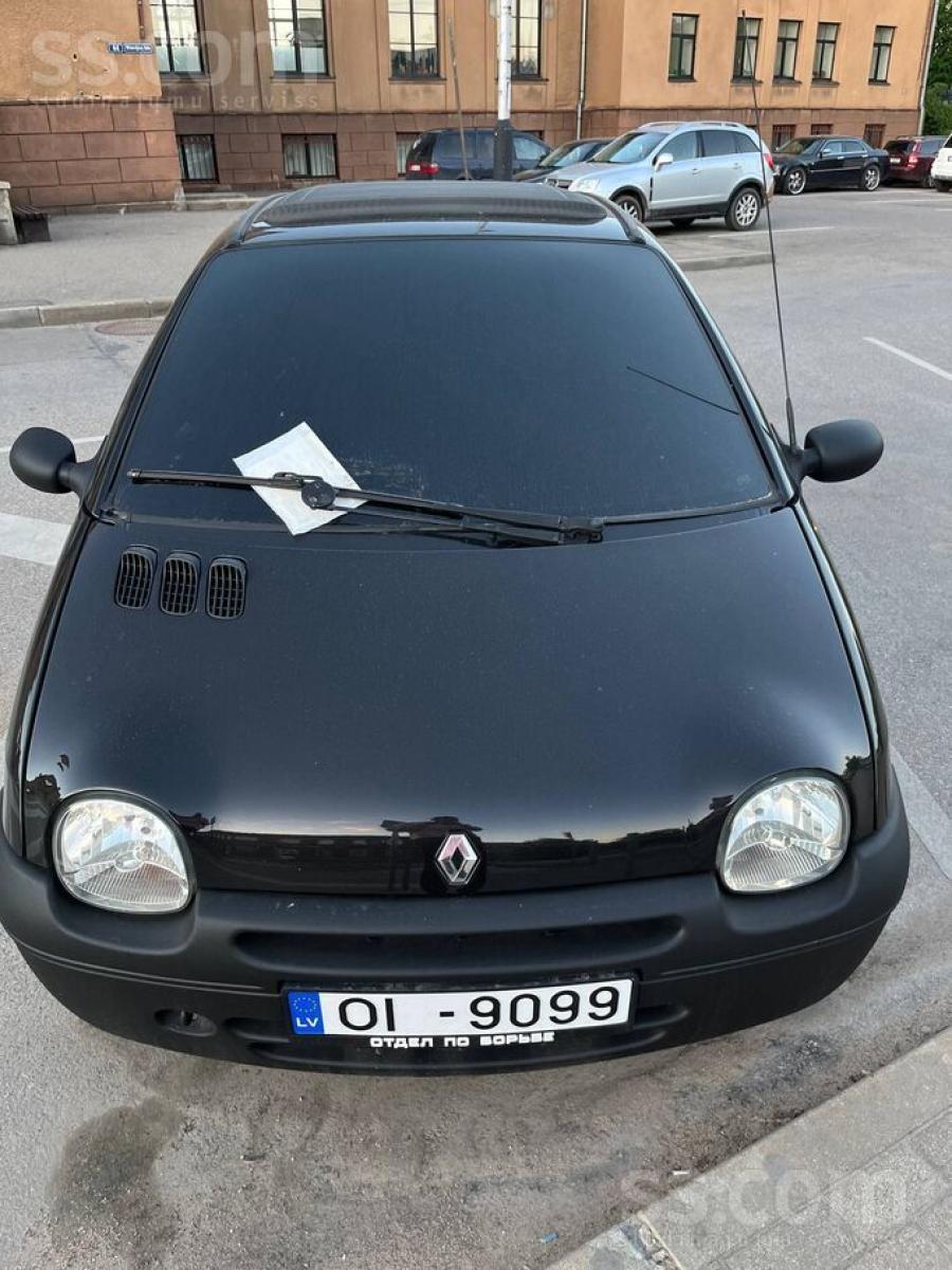 Melns Renault Twingo 2004 Daugavpils, ar dzinēja tilpumu 1.20 L un nobraukumu 0 tūkst. km par 2300 €, foto 8 vietnē AUTOMOTO.COM.LV