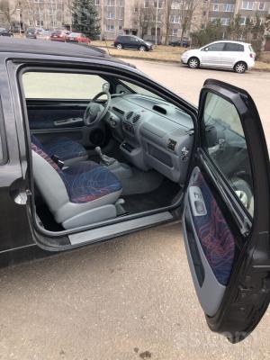 Melns Renault Twingo 2004 Daugavpils, ar dzinēja tilpumu 1.20 L un nobraukumu 0 tūkst. km par 2300 €, foto 12 vietnē AUTOMOTO.COM.LV