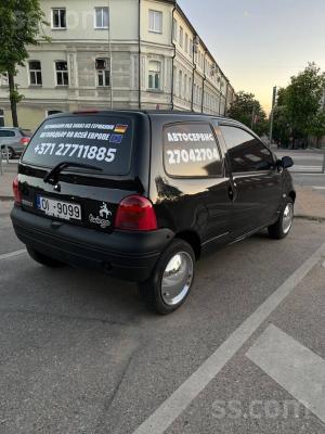 Black Renault Twingo 2004 in Daugavpils, with an engine capacity of 1.20 L and mileage of 0 thousand km for 2300 €, photo 5 on AUTOMOTO.COM.LV