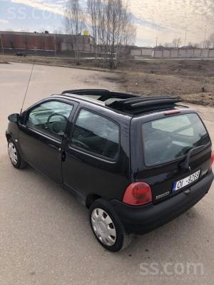 Black Renault Twingo 2004 in Daugavpils, with an engine capacity of 1.20 L and mileage of 0 thousand km for 2300 €, photo 16 on AUTOMOTO.COM.LV