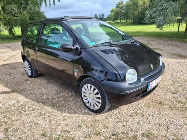 Black Renault Twingo 2004 in Tukums, with an engine capacity of 1.20 L and mileage of 155 thousand km for 1690 €, photo 2 on AUTOMOTO.COM.LV