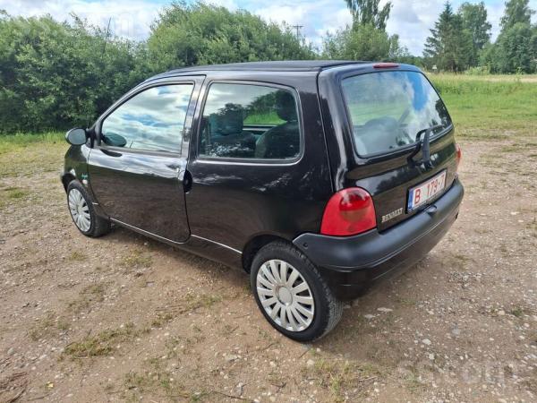 Black Renault Twingo 2004 in Tukums, with an engine capacity of 1.20 L and mileage of 155 thousand km for 1690 €, photo 6 on AUTOMOTO.COM.LV