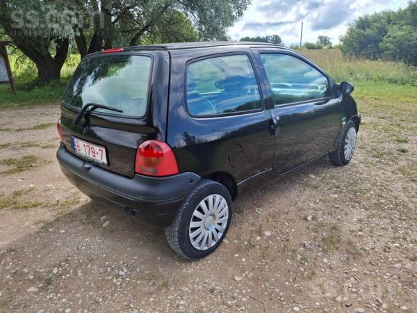 Black Renault Twingo 2004 in Tukums, with an engine capacity of 1.20 L and mileage of 155 thousand km for 1690 €, photo 7 on AUTOMOTO.COM.LV