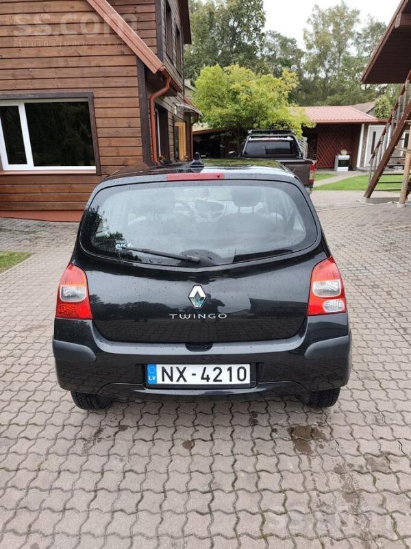 Black Renault Twingo 2009 in Talsi, with an engine capacity of 1.20 L and mileage of 236 thousand km for 2500 €, photo 4 on AUTOMOTO.COM.LV