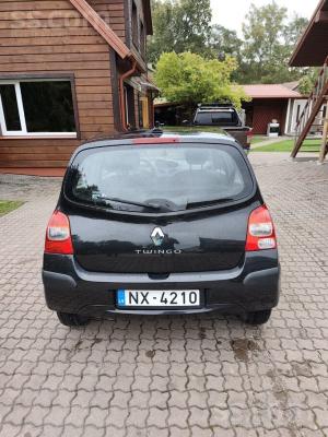 Black Renault Twingo 2009 in Talsi, with an engine capacity of 1.20 L and mileage of 236 thousand km for 2500 €, photo 4 on AUTOMOTO.COM.LV