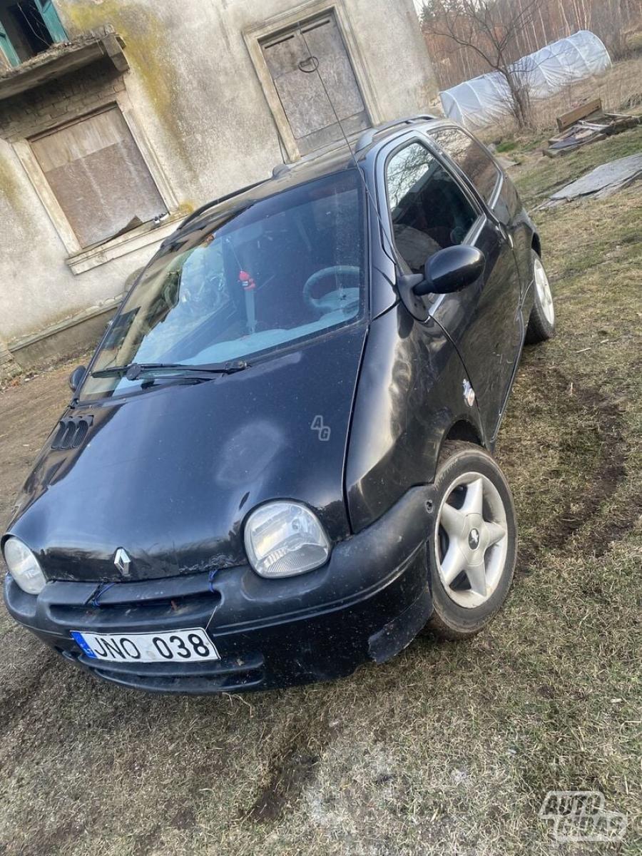 Black Renault Twingo 2002 in Kazlu Ruda, with an engine capacity of 1.10 L and mileage of 152 thousand km for 349 €, photo 1 on AUTOMOTO.COM.LV