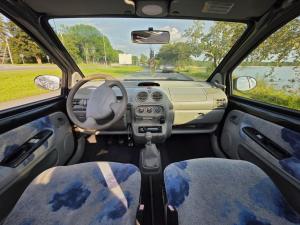 Melns Renault Twingo 2002 Tallina, ar dzinēja tilpumu 1.20 L un nobraukumu 257 tūkst. km par 1299 €, foto 9 vietnē AUTOMOTO.COM.LV
