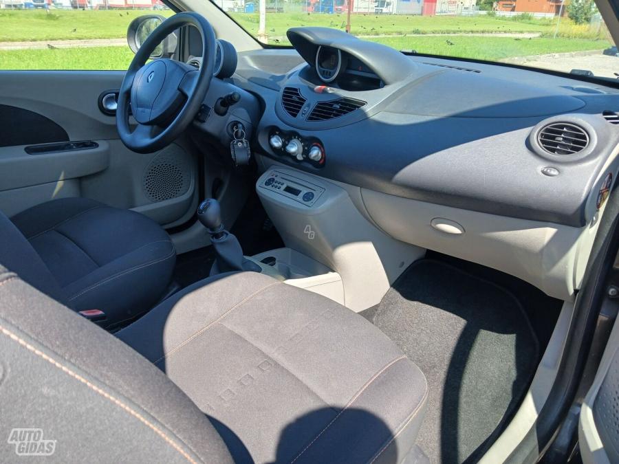 Black Renault Twingo 2008 in Klaipeda, with an engine capacity of 1.20 L and mileage of 104 thousand km for 1000 €, photo 10 on AUTOMOTO.COM.LV