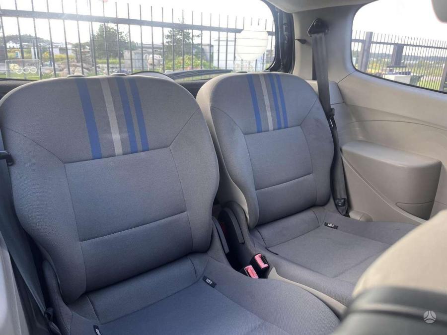 Melns Renault Twingo 2008 Viļņa, ar dzinēja tilpumu 1.15 L un nobraukumu 159 tūkst. km par 1199 €, foto 14 vietnē AUTOMOTO.COM.LV